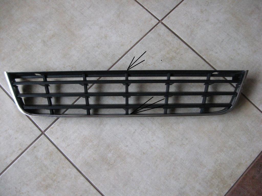 KRATKA ŚRODKOWA ZDERZAKA --- VW PASSAT B6 !!! za 100.00PLN z Bobolice - Allegro - (7562181398)