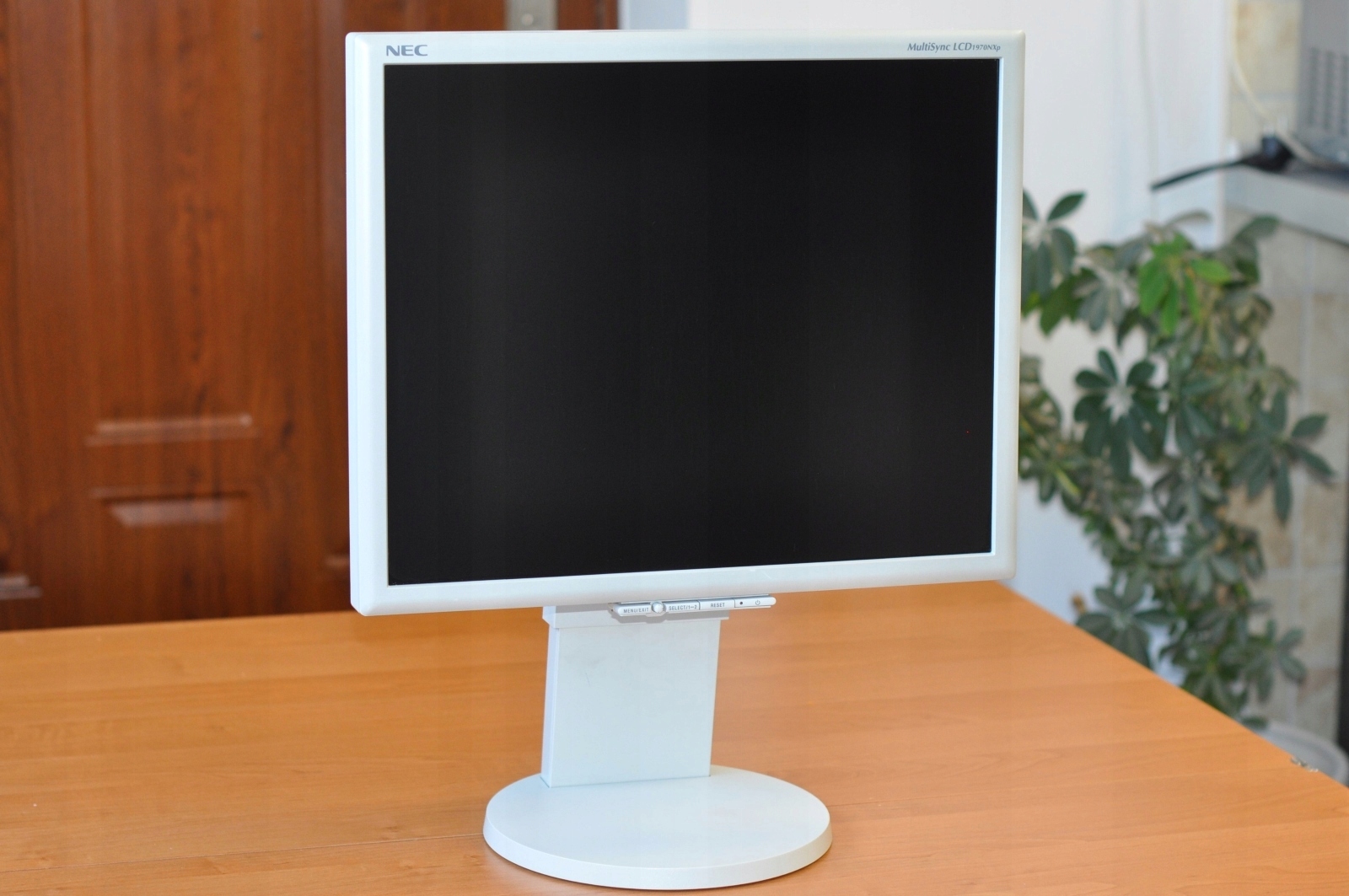 Монитор nec 1970nxp