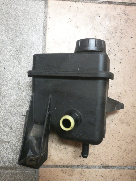 Volvo S40 V40 Zbiornik płynu wspomagania - 7250160224 - oficjalne ...