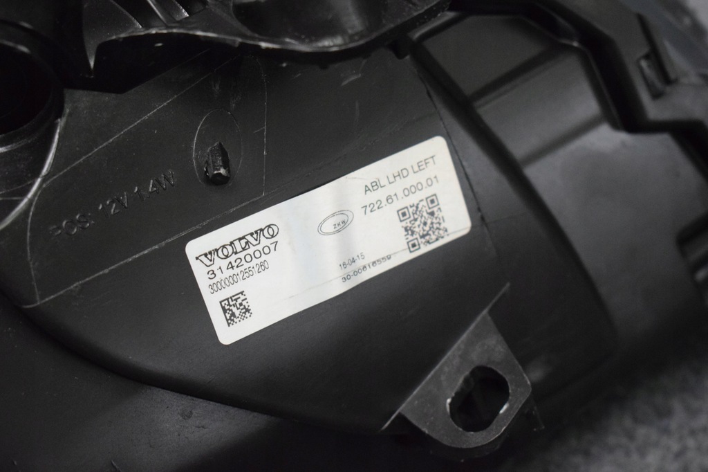 VOLVO V40 LAMPA PRZEDNIA LEWA BIXENON 31420007 - 7118224768 - oficjalne ...
