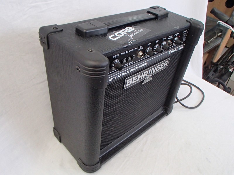 Wzmacniacz gitarowy Behringer V-Tone GM108 15W - 7375753138 - oficjalne ... Wzmacniacz gitarowy Behringer V-Tone GM108 15W - 7375753138 - oficjalne ...