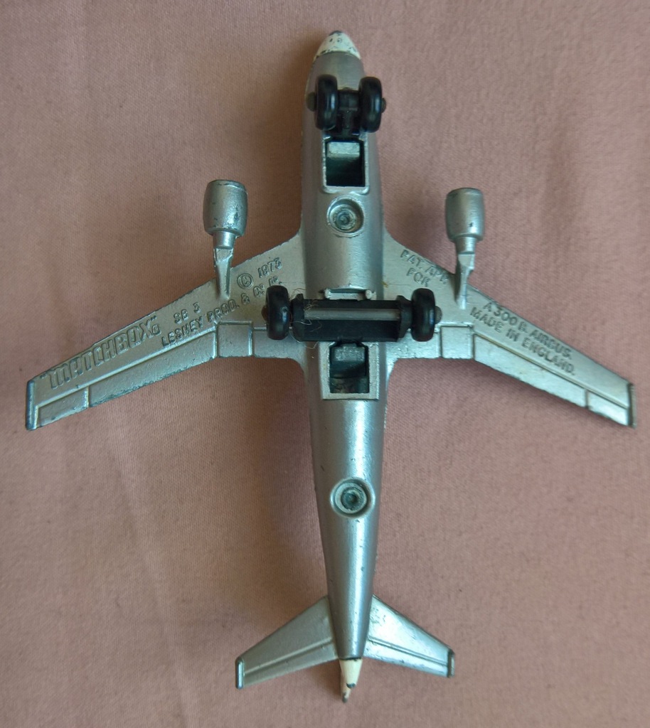 Samolot metalowy A300 B. AIRBUS MATCHBOX - 7656438826 - oficjalne ...