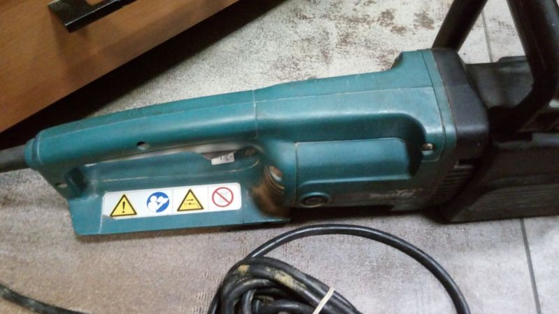 PIŁA ELEKTRYCZNA MAKITA UC4001A 1800W - 7403715319 - oficjalne archiwum ...