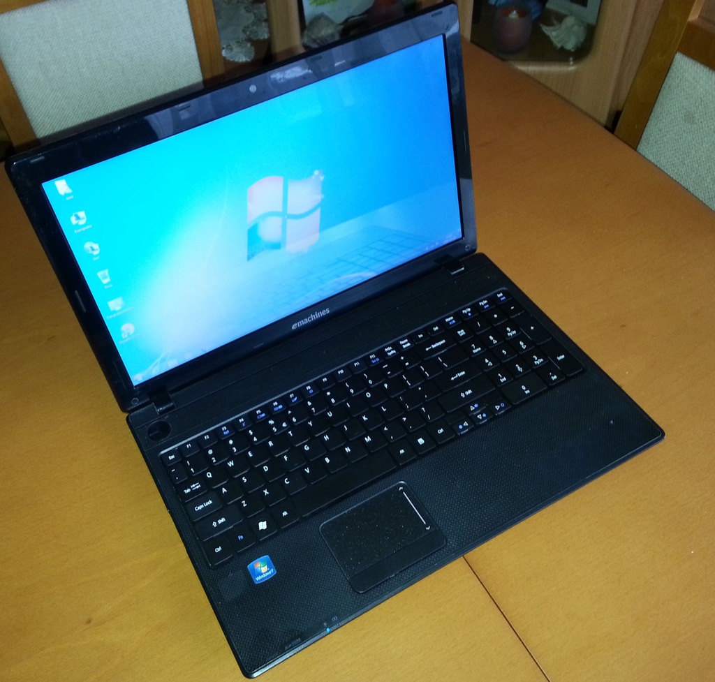LAPTOP emachines E443 P5WE6 AMD E300 2GB RAM 320GB - 7164591796 ...